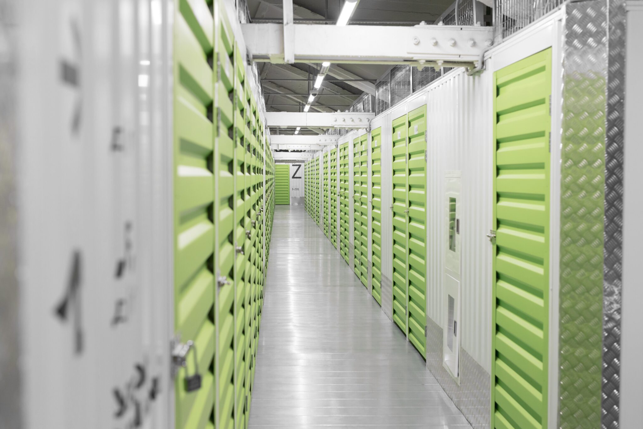 Do UK Workplaces Need Storage Lockers? Law & Best Practice